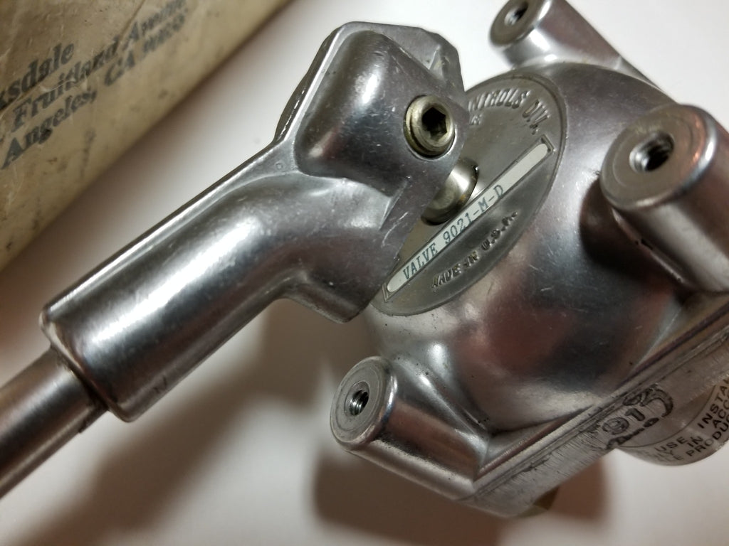 Barksdale 9021-M-D Manual Pneumatic Directional Control Valve – PLC BARN