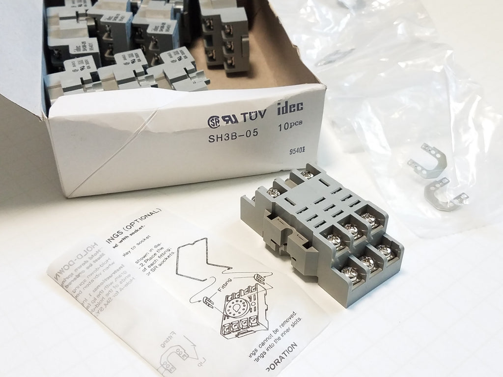 Lot of (8) Idec SH3B-05 DIN Rail Snap / Surface Mount Relay Socket 3-p ...